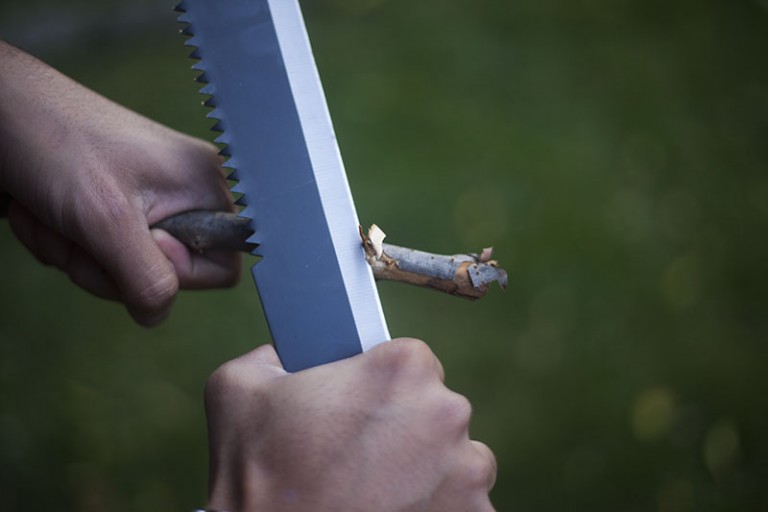 Gerber Gator Machete Saw Back Outdoor Knife Review