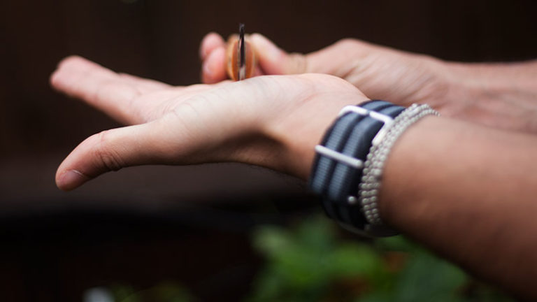 Helle Mandra Les Stroud Small Bushcraft Knife Review